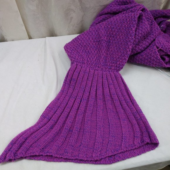 Laughing Cat | Bedding | Nwt Purple Laughing At Mermaid Snuggie Wrap ...